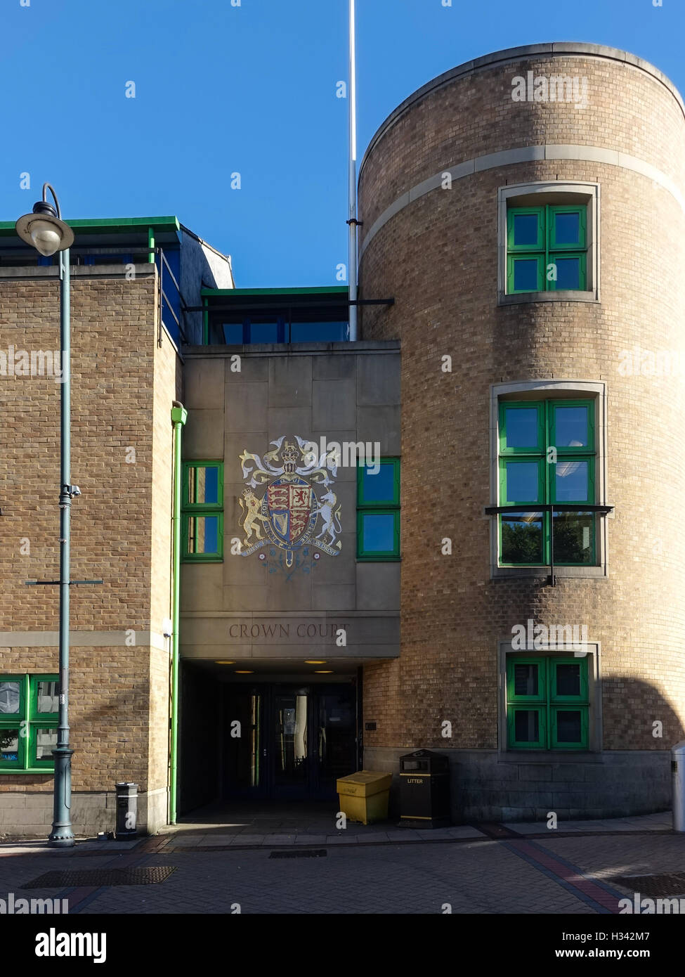 Crown Court Sign High Resolution Stock Photography and Images - Alamy