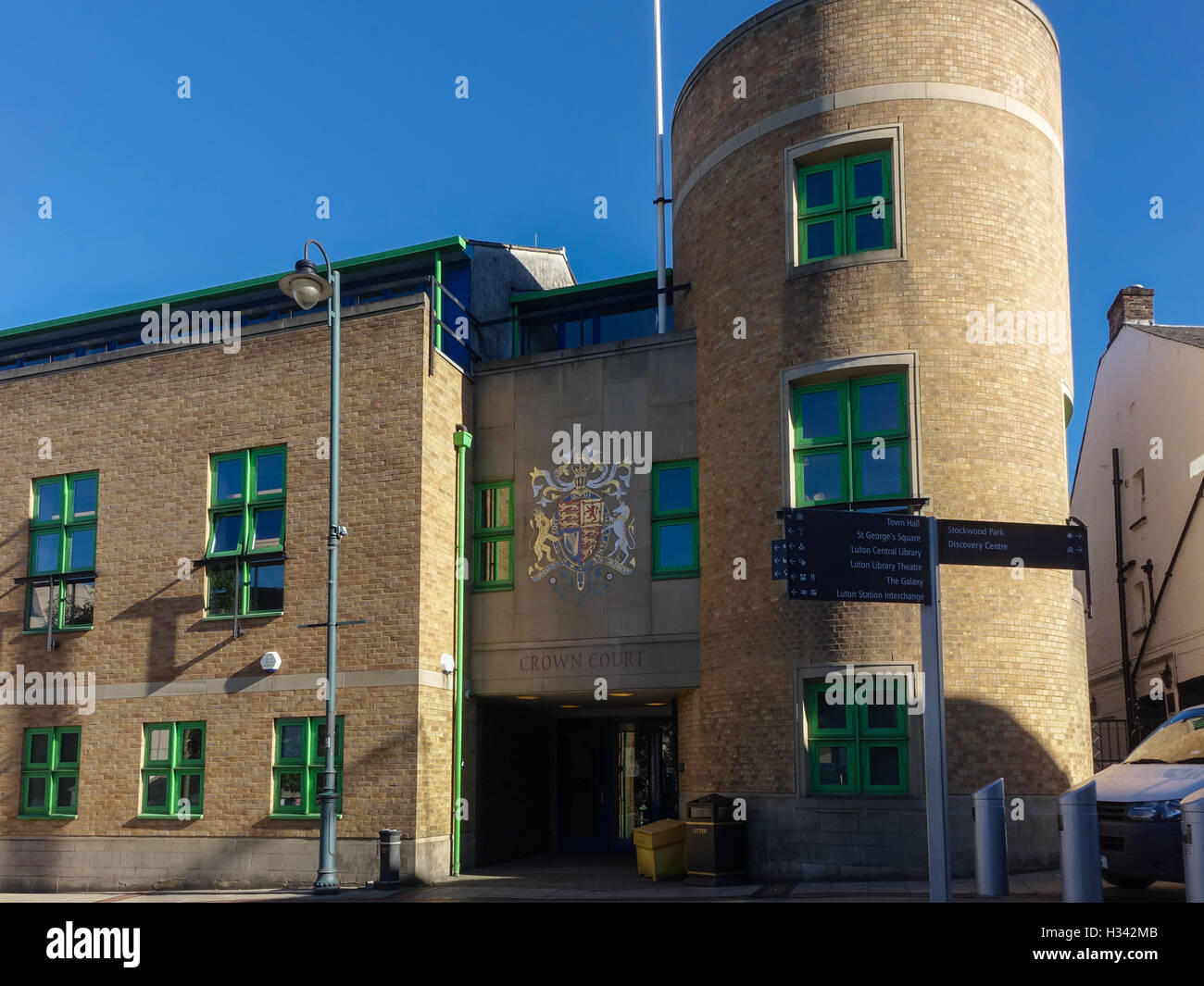 Luton Crown Court, 7 George St, Luton LU1 2AA, Hertfordshire, UK Stock ...