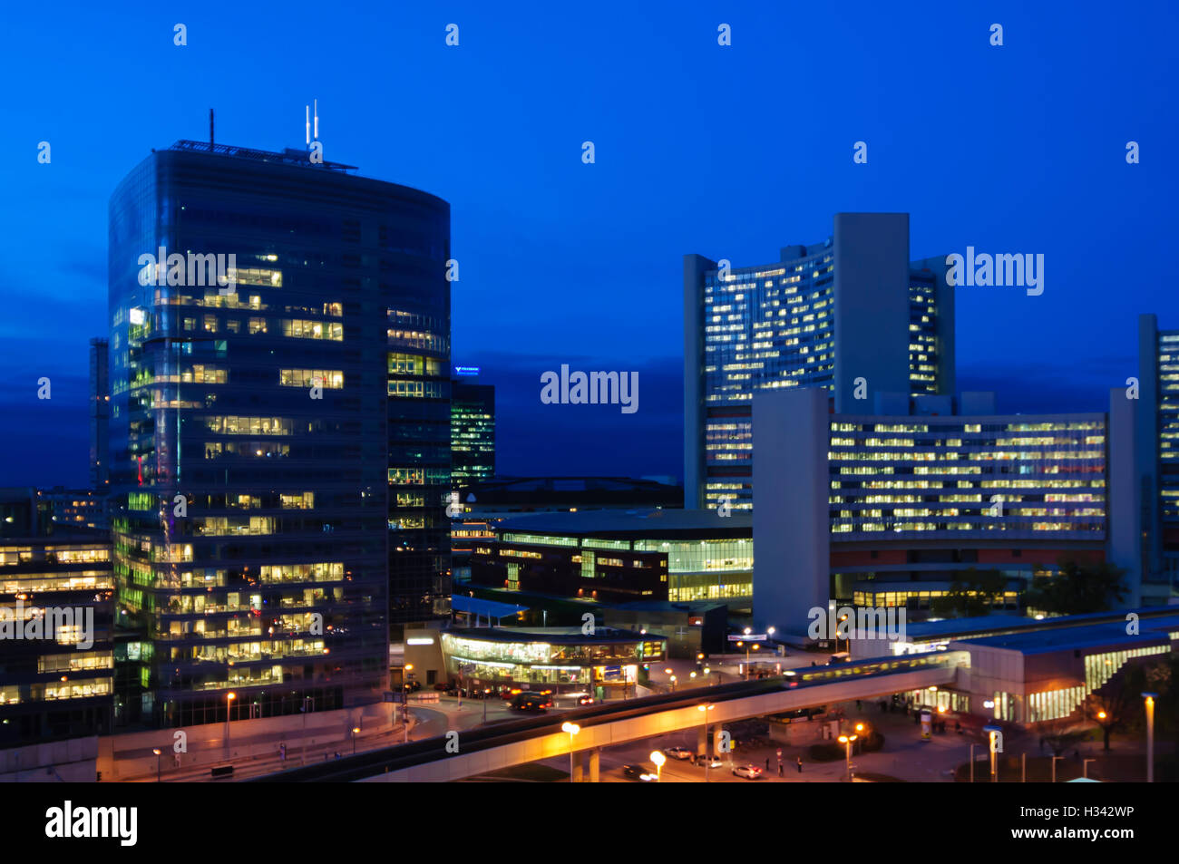 Office building tech gate tower hi-res stock photography and images - Alamy
