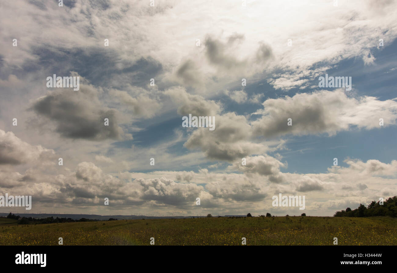 Wispy clouds hi-res stock photography and images - Alamy