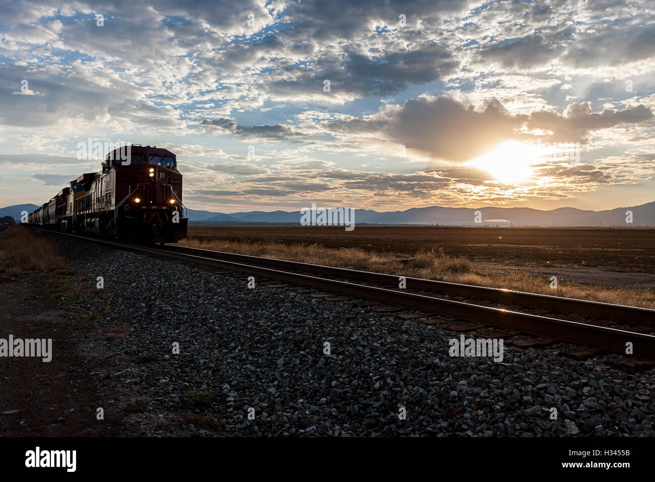 Railroad Tracks Sunrise High Resolution Stock Photography and Images ...