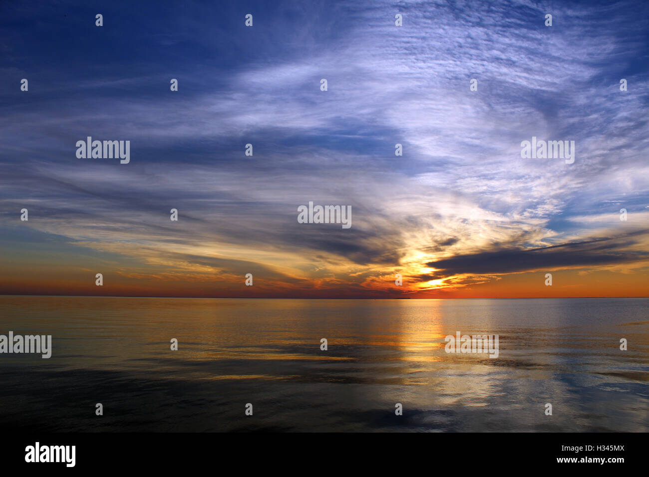 Cool blue sunset at Sturgeon Bay, Wisconsin Stock Photo - Alamy