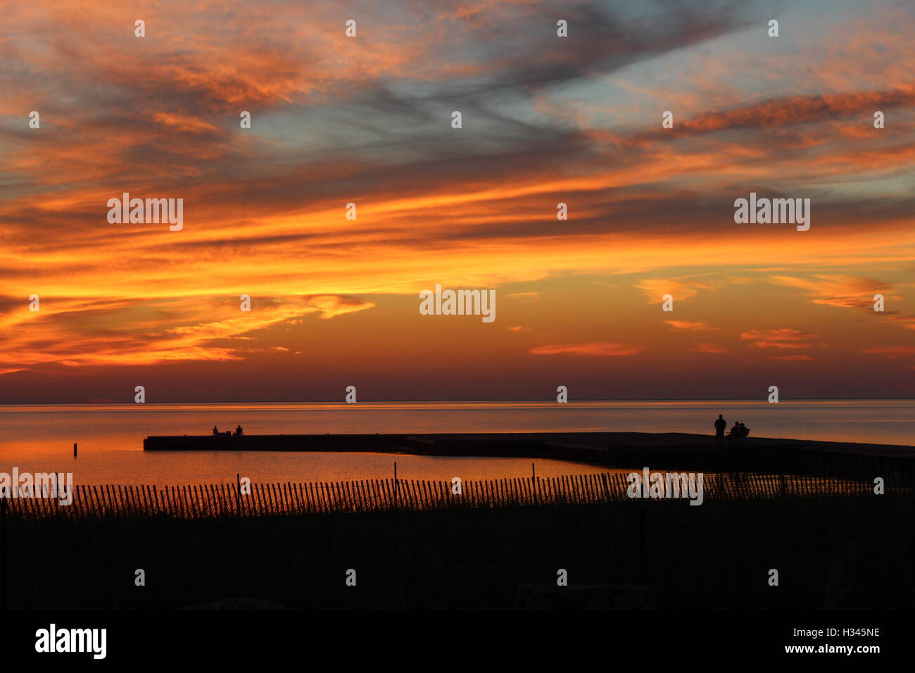 Sunset at the beach in Sturgeon Bay, Wisconsin Stock Photo - Alamy