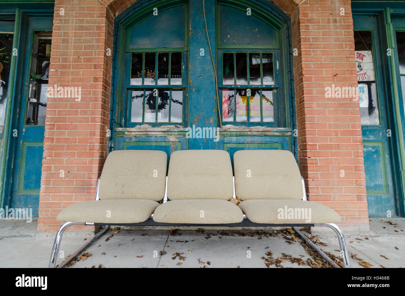 Rustic store front hi-res stock photography and images - Alamy
