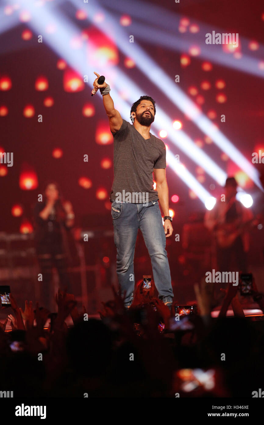 Actor on stage india hi-res stock photography and images - Alamy