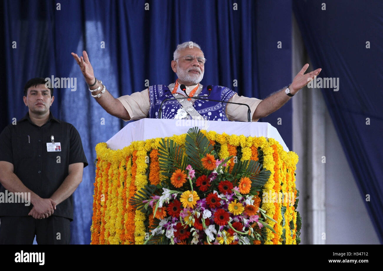 Prime Minister Narendra Modi during the inauguration ceremony of Kadana ...