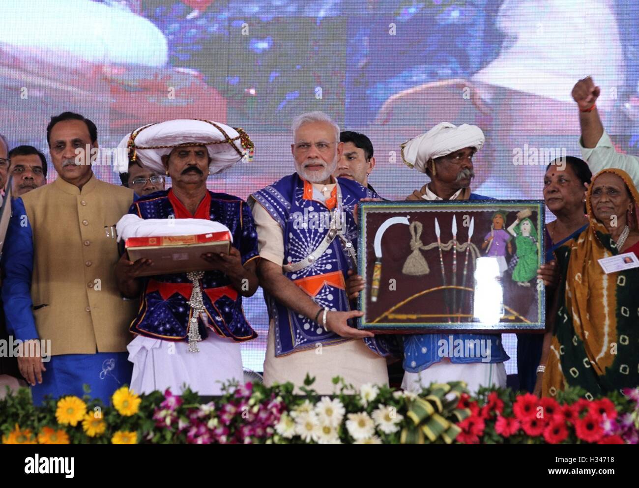 Prime Minister Narendra Modi during the inauguration ceremony of Kadana ...