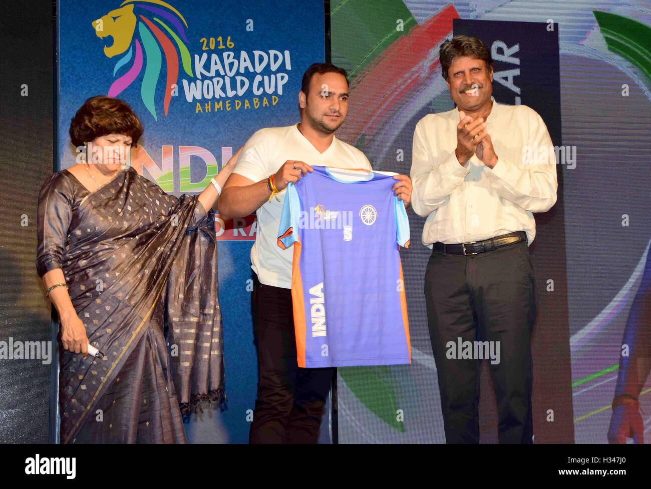 Kapil dev world cup hi-res stock photography and images - Alamy