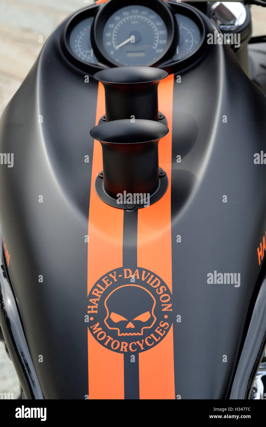 Classic harley show bike hi-res stock photography and images - Alamy