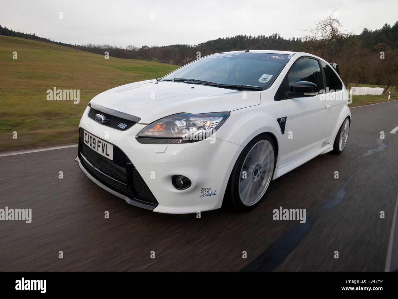 2009 Ford Focus RS hot hatch performance car with lowered suspension ...