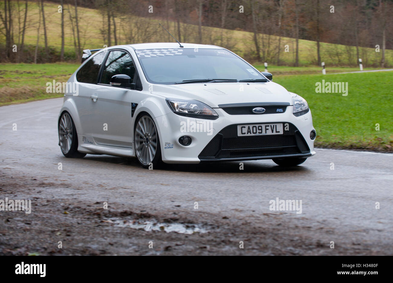 2009 Ford Focus RS hot hatch performance car with lowered suspension ...