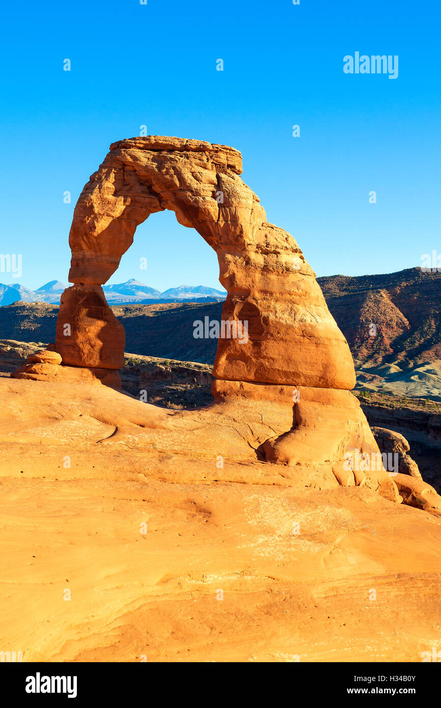 Vertical view of famous Delicate Arch Stock Photo - Alamy