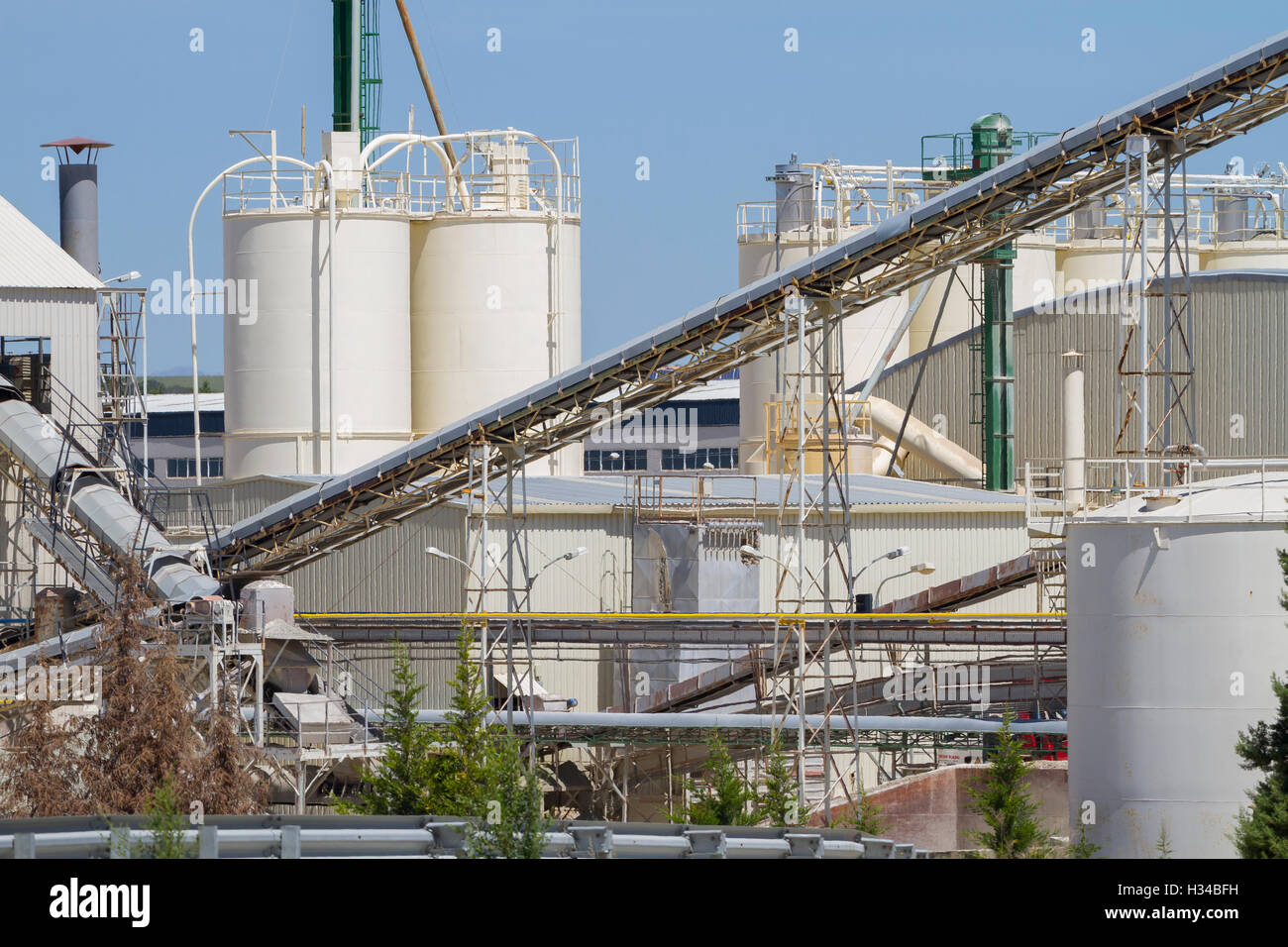 Modern industry refinery details hi-res stock photography and images ...
