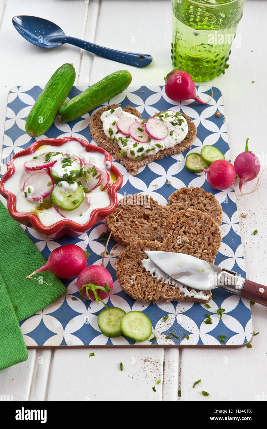 Cream cheese with fresh vegetables Stock Photo - Alamy