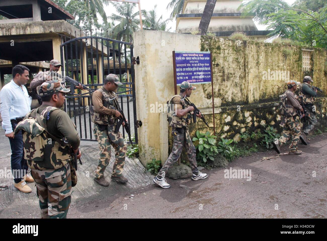 Force One commandos conduct a search and combing operation in a slum ...