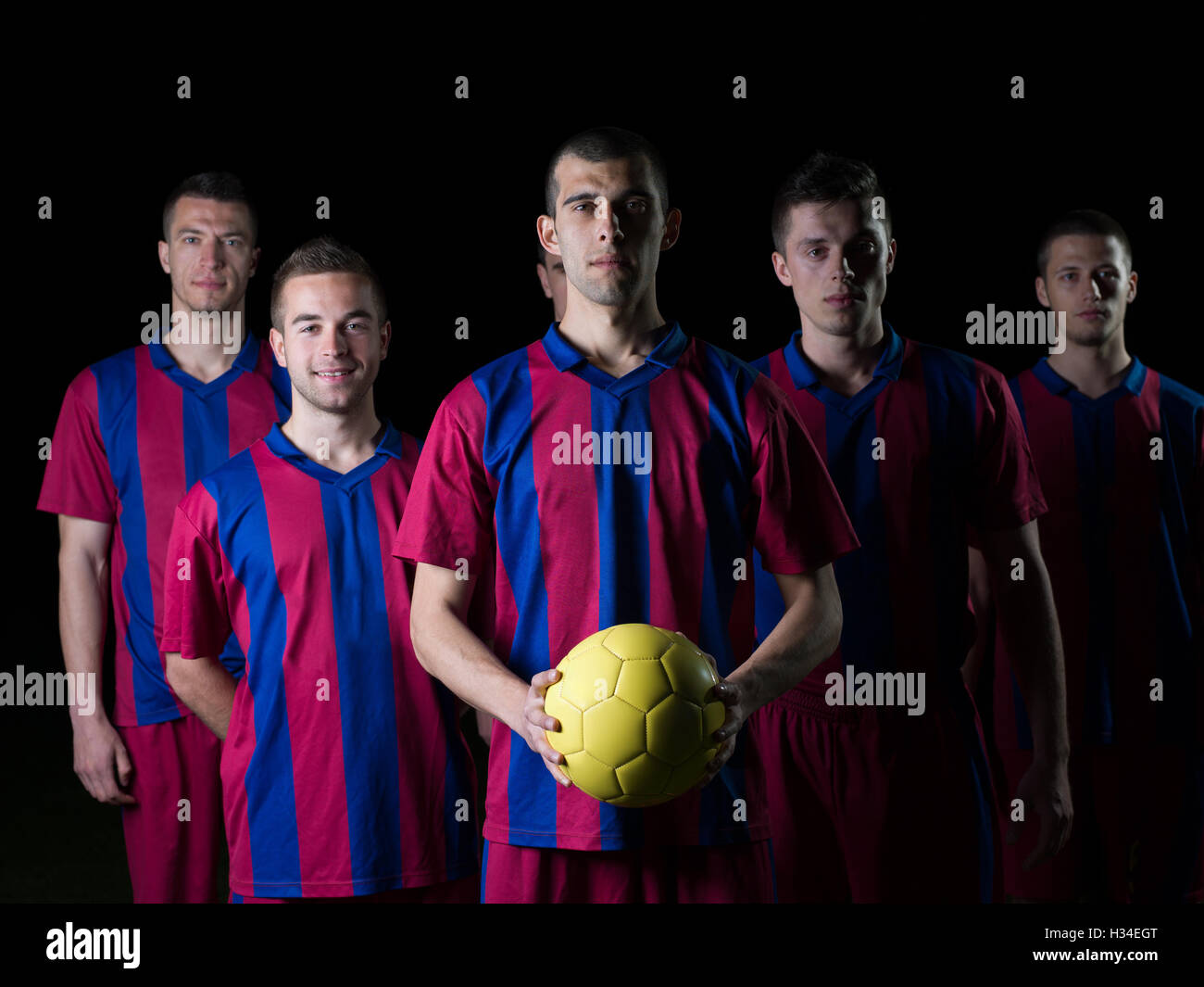 soccer players team Stock Photo - Alamy