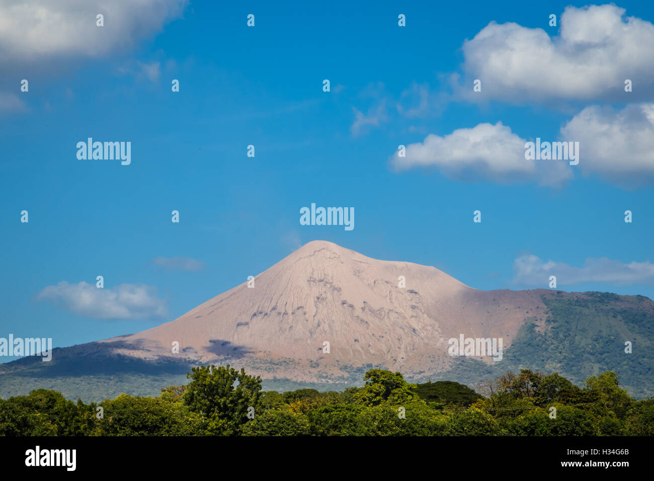 Telica volcano hi-res stock photography and images - Alamy