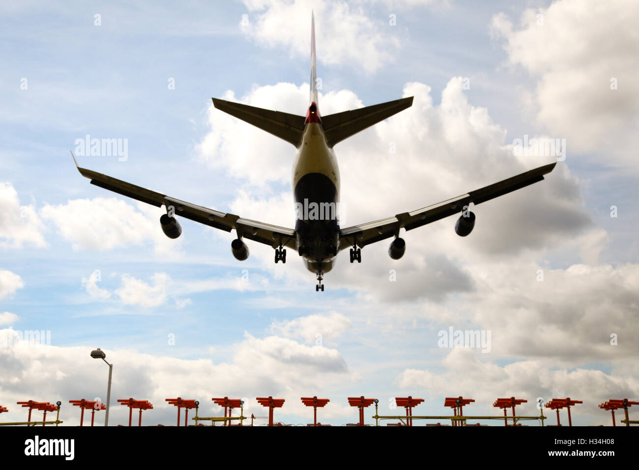 Four engine british transport aircraft hi-res stock photography and ...