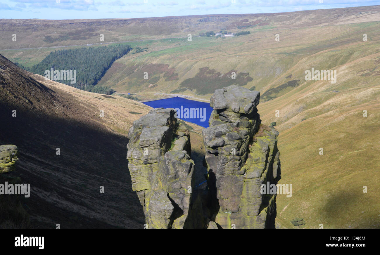 The Trinnacle Rock Formations Above Greenfield Reservoir Saddleworth ...