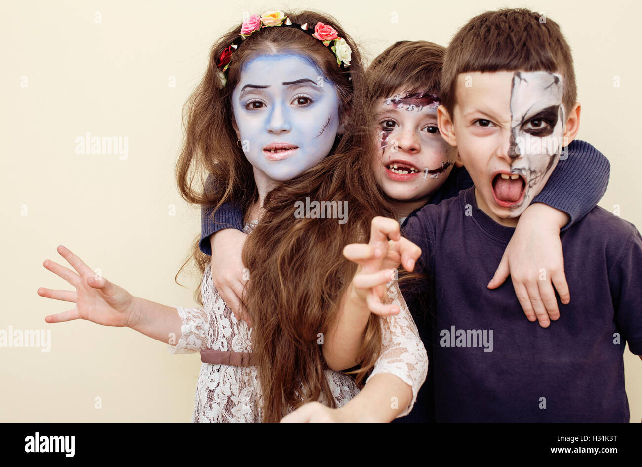 Scar facepaint hi-res stock photography and images - Alamy