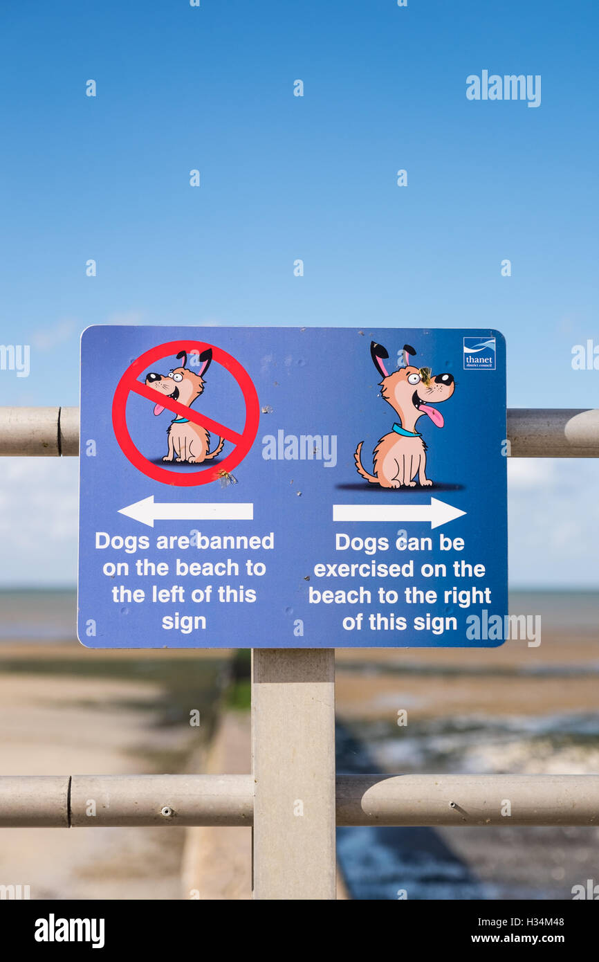 Dog walking notice hi-res stock photography and images - Alamy