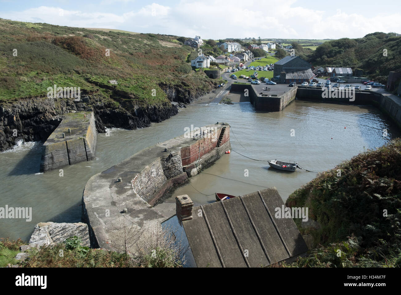 Village and harbour of Porthgain, Pembrokeshire, Wales Stock Photo - Alamy