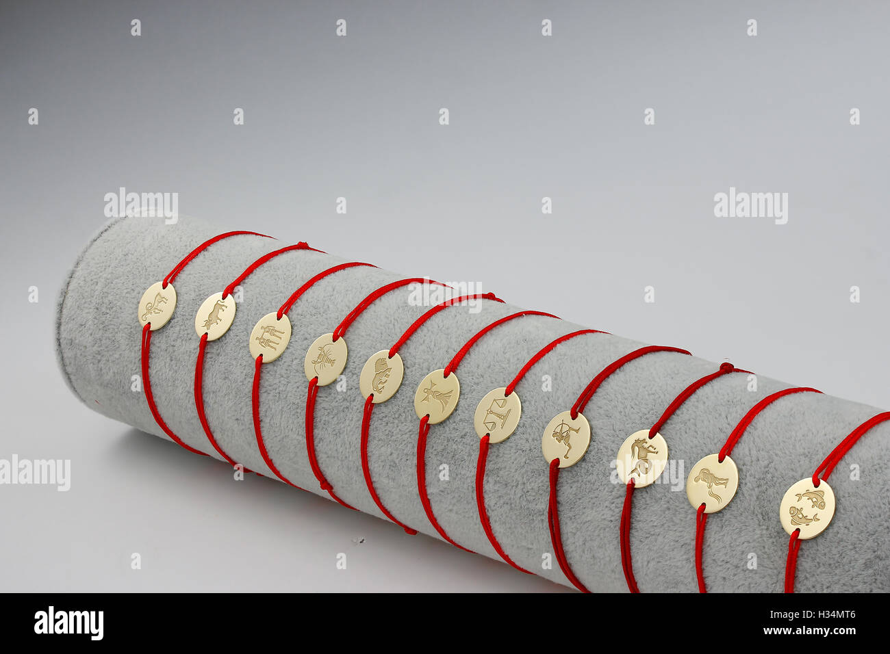 Red blue velvet jewelry hi-res stock photography and images - Alamy