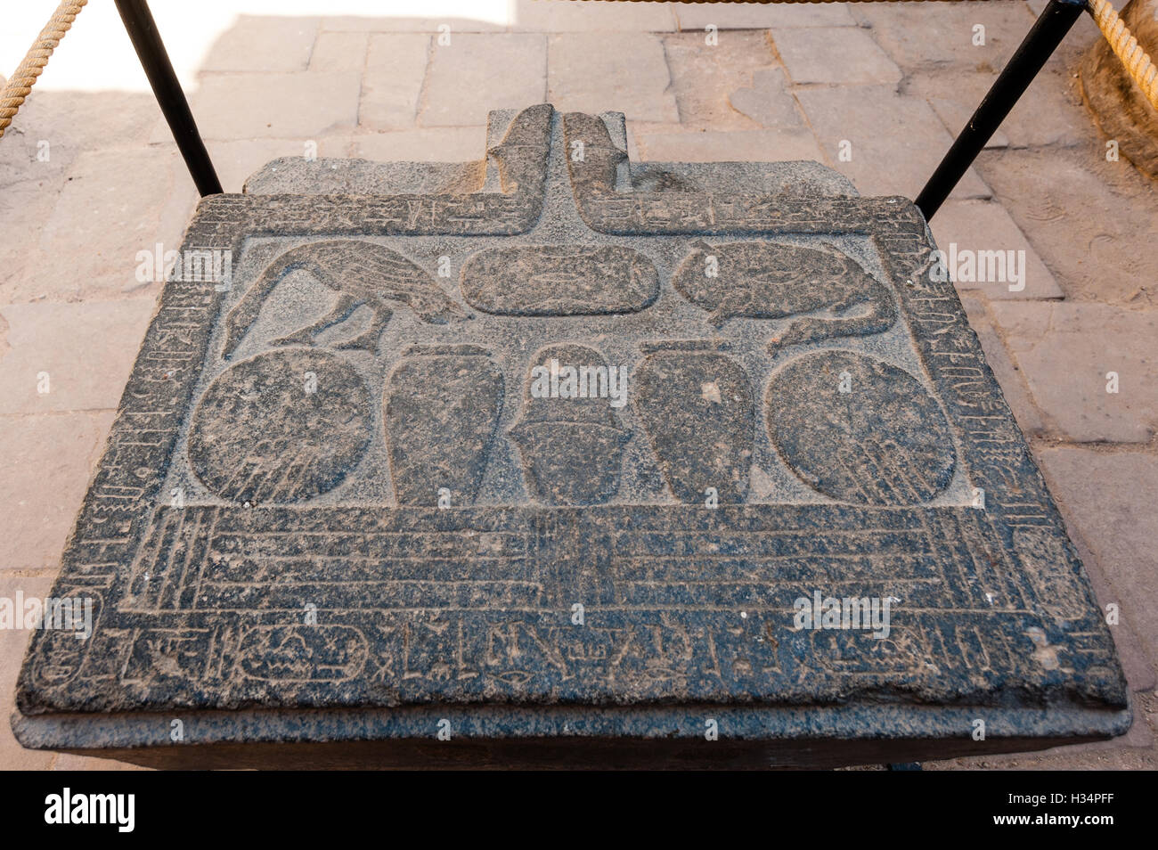 Arabic relief sculpture hi-res stock photography and images - Alamy