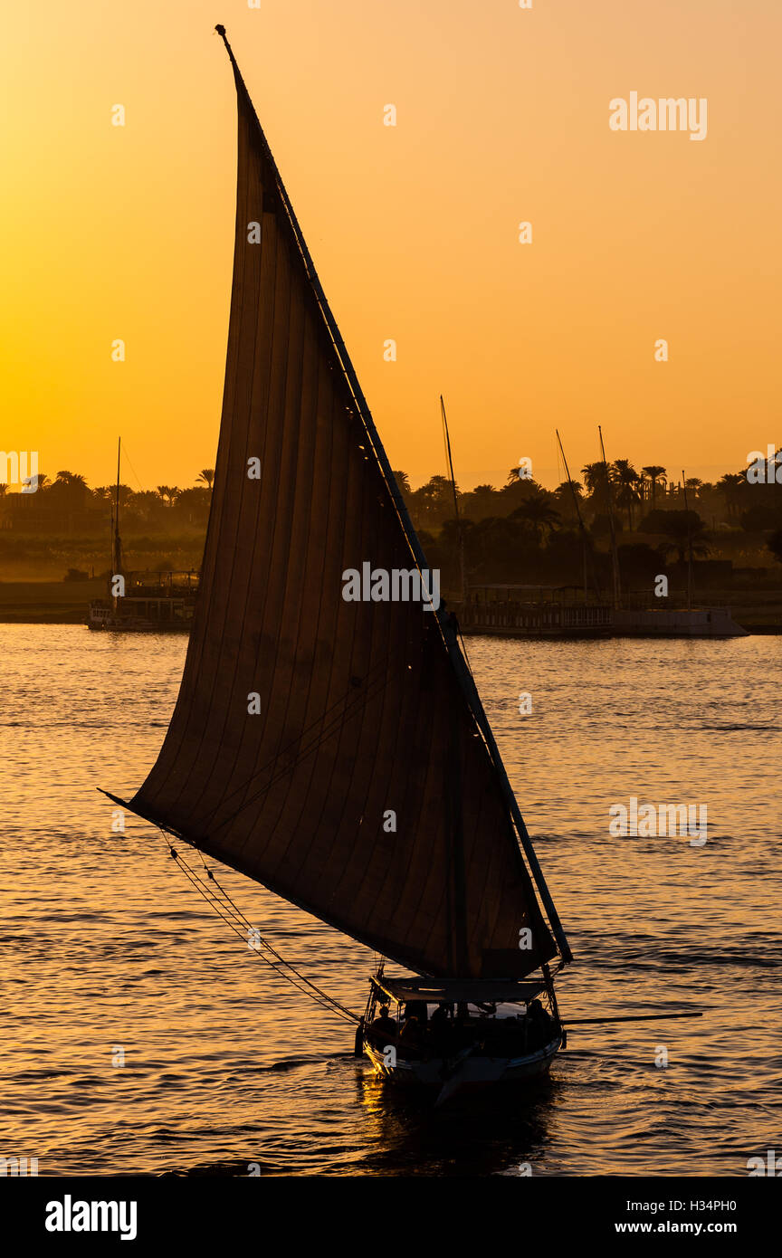 Lateen rigged sail hi-res stock photography and images - Alamy