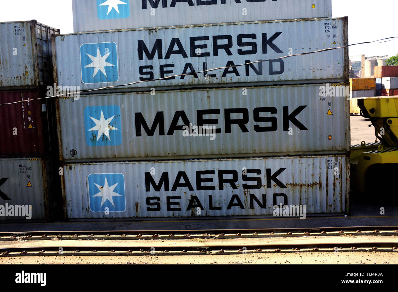 Maersk sealand containers hi-res stock photography and images - Alamy