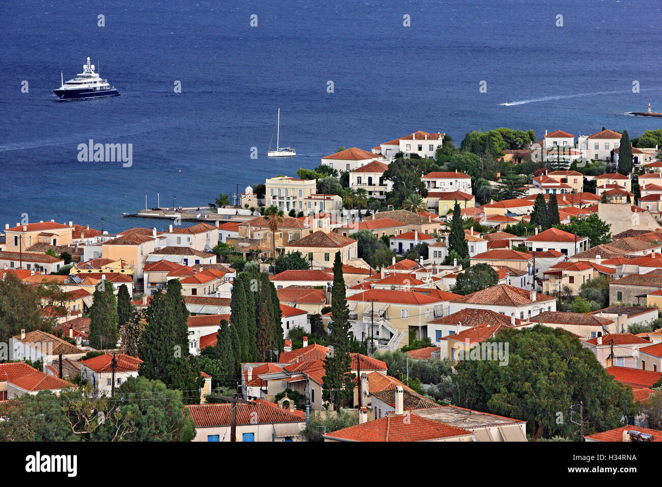 Spetses hi-res stock photography and images - Alamy