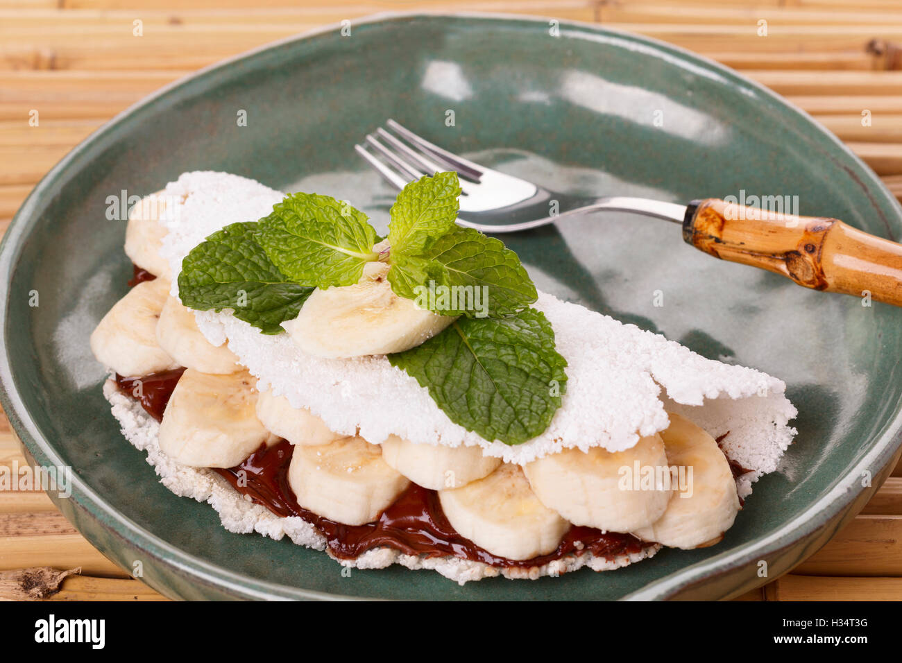 Casabe (bammy, beiju, bob, biju) - flatbread of cassava (tapioca) with ...