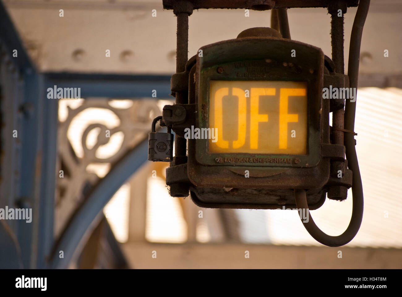 London underground light power speed hi-res stock photography and ...