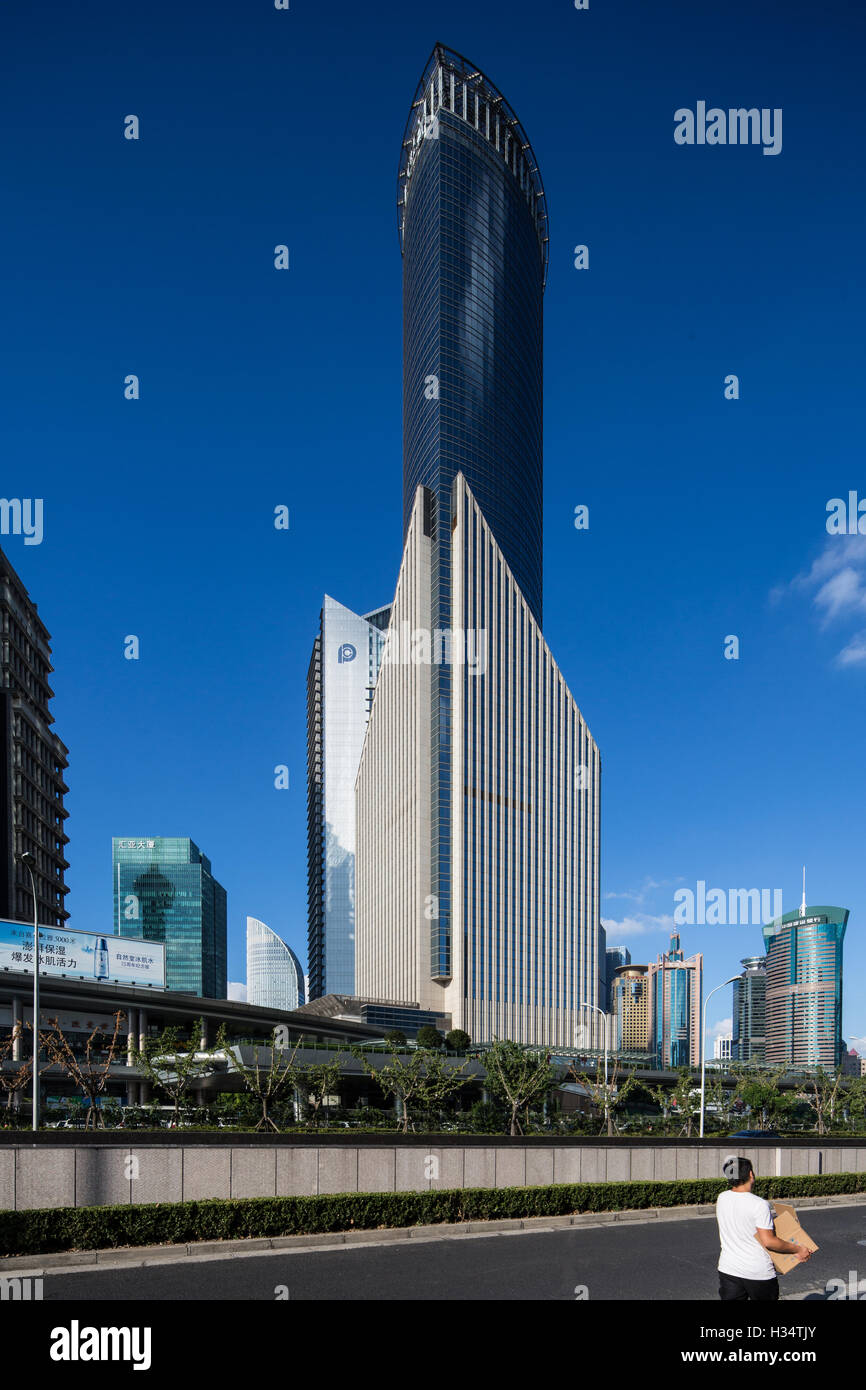 Shanghai bank tower hi-res stock photography and images - Alamy