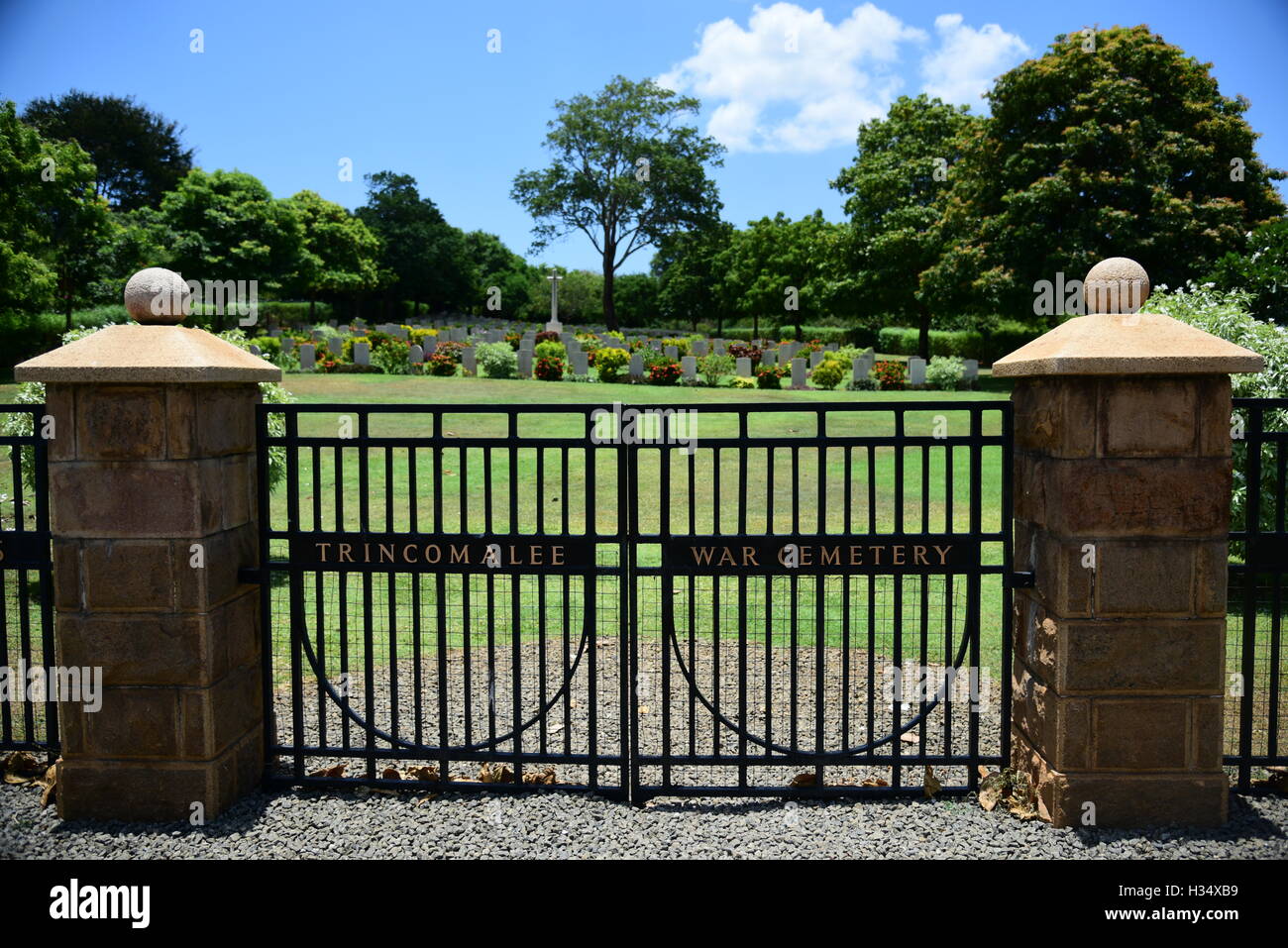 TRINCOMALEE WAR CEMETERRY Stock Photo - Alamy