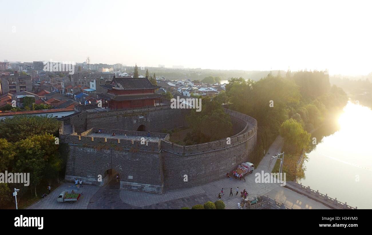 City walls of the ming and qing dynasties hi-res stock photography and ...