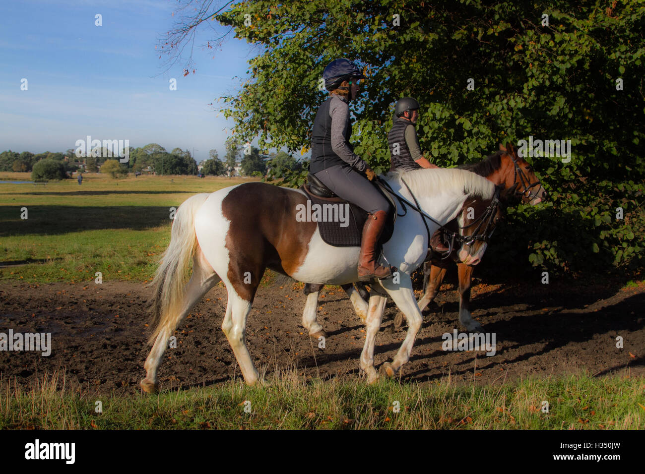 Wimbledon London, UK. 4th October 2016. Horse riders from the Wimbledon ...