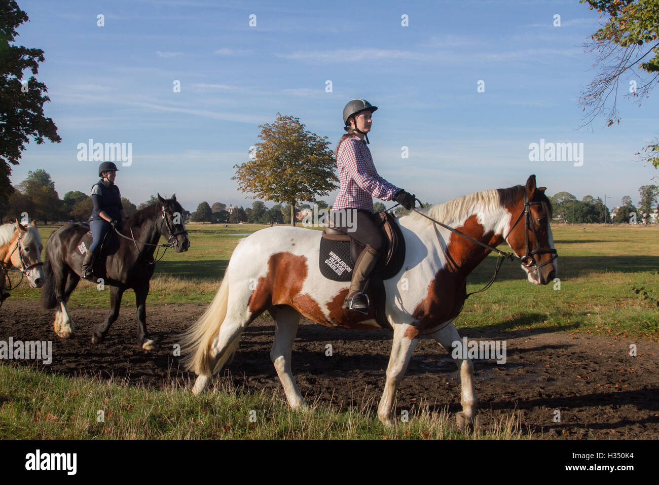 Wimbledon London, UK. 4th October 2016. Horse riders from the Wimbledon ...