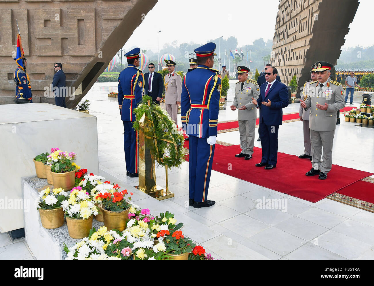 Cairo, Egypt. 4th Oct, 2016. Egyptian President Abdel Fattah al-Sisi ...