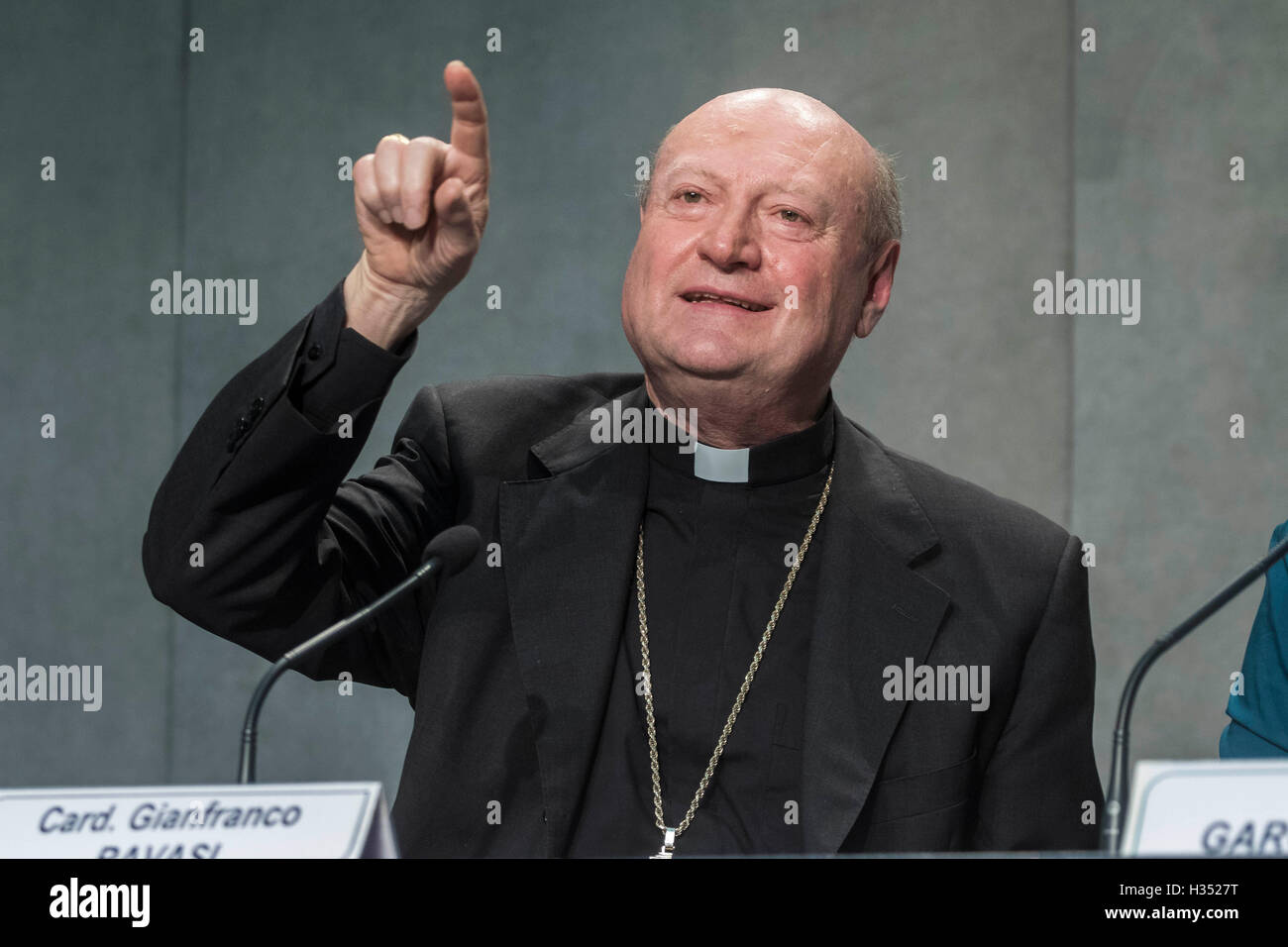 Cardinal gianfranco ravasi hi-res stock photography and images - Alamy