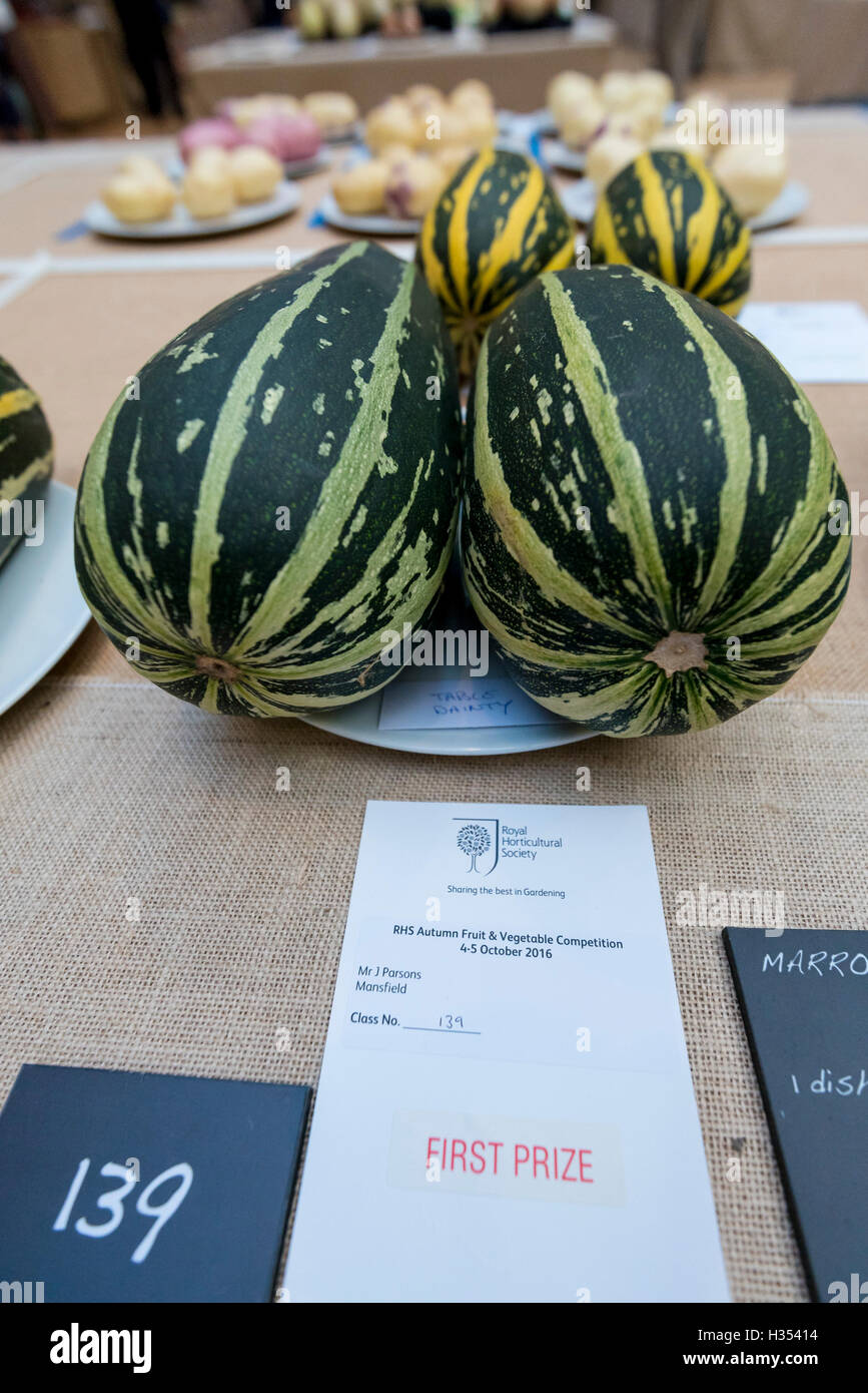 London, UK. 4 October 2016. The RHS London Harvest Festival Show takes ...