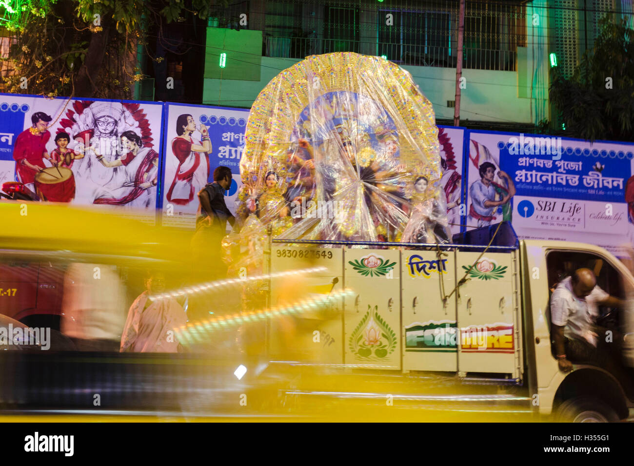 Kolkata, West Bengal, India. 4th Oct, 2016. Caption : Kolkata, West ...