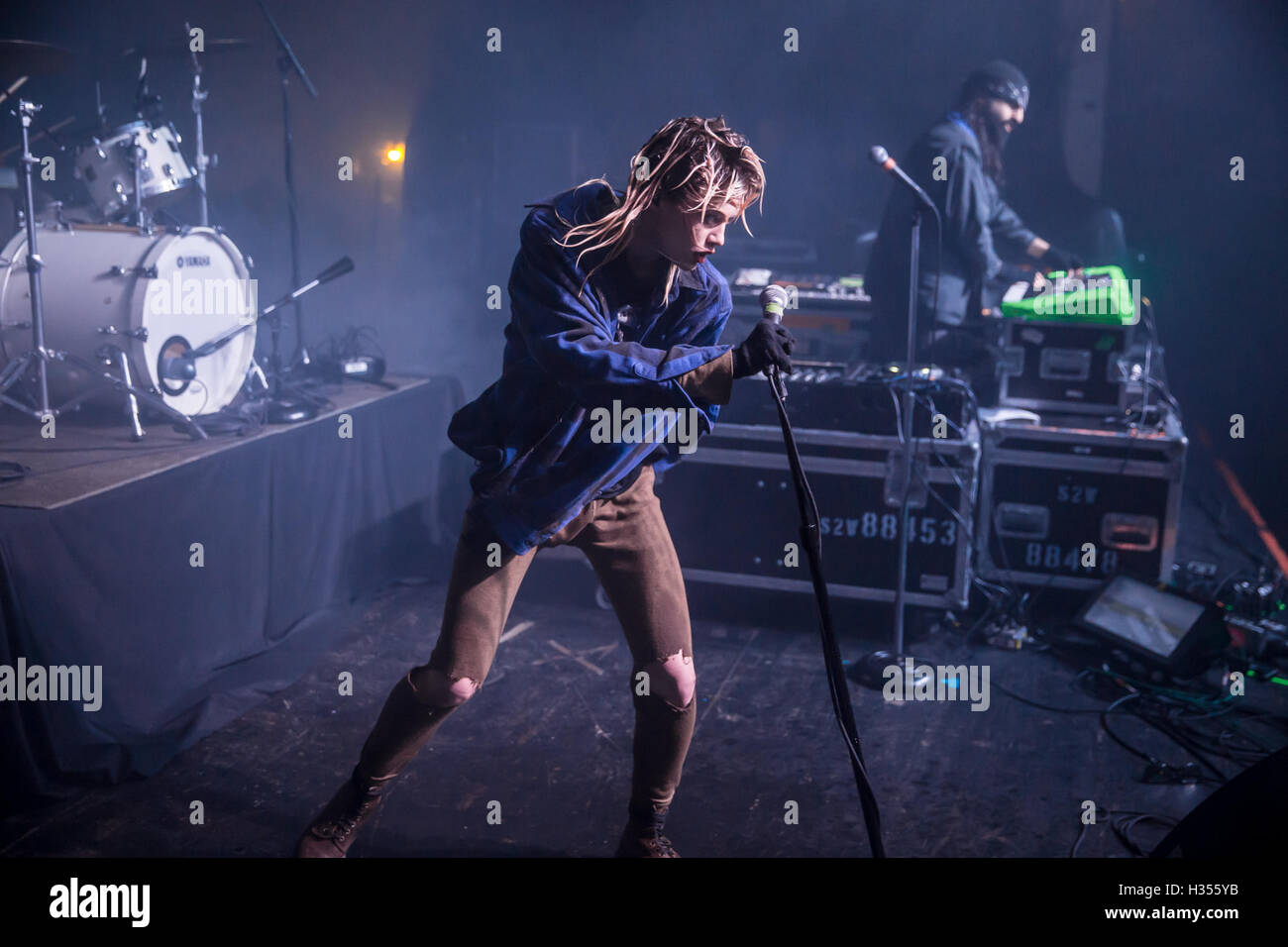 Detroit, Michigan, USA. 2nd Oct, 2016. EDITH FRANCES of CRYSTAL CASTLES ...