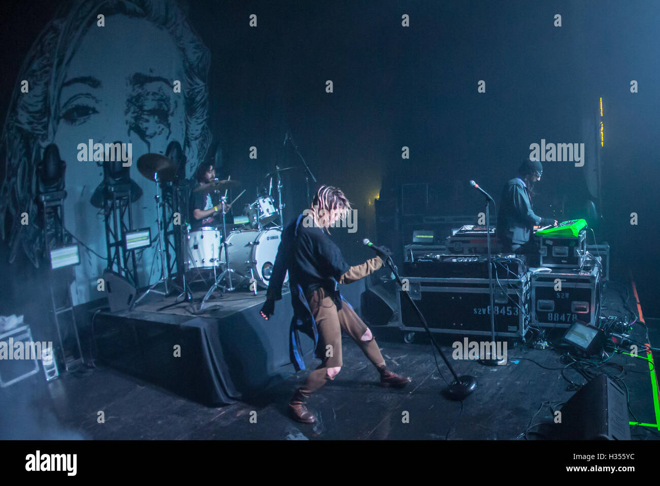Detroit, Michigan, USA. 2nd Oct, 2016. EDITH FRANCES of CRYSTAL CASTLES ...
