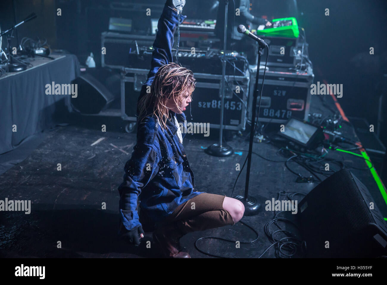 Detroit, Michigan, USA. 2nd Oct, 2016. EDITH FRANCES of CRYSTAL CASTLES ...