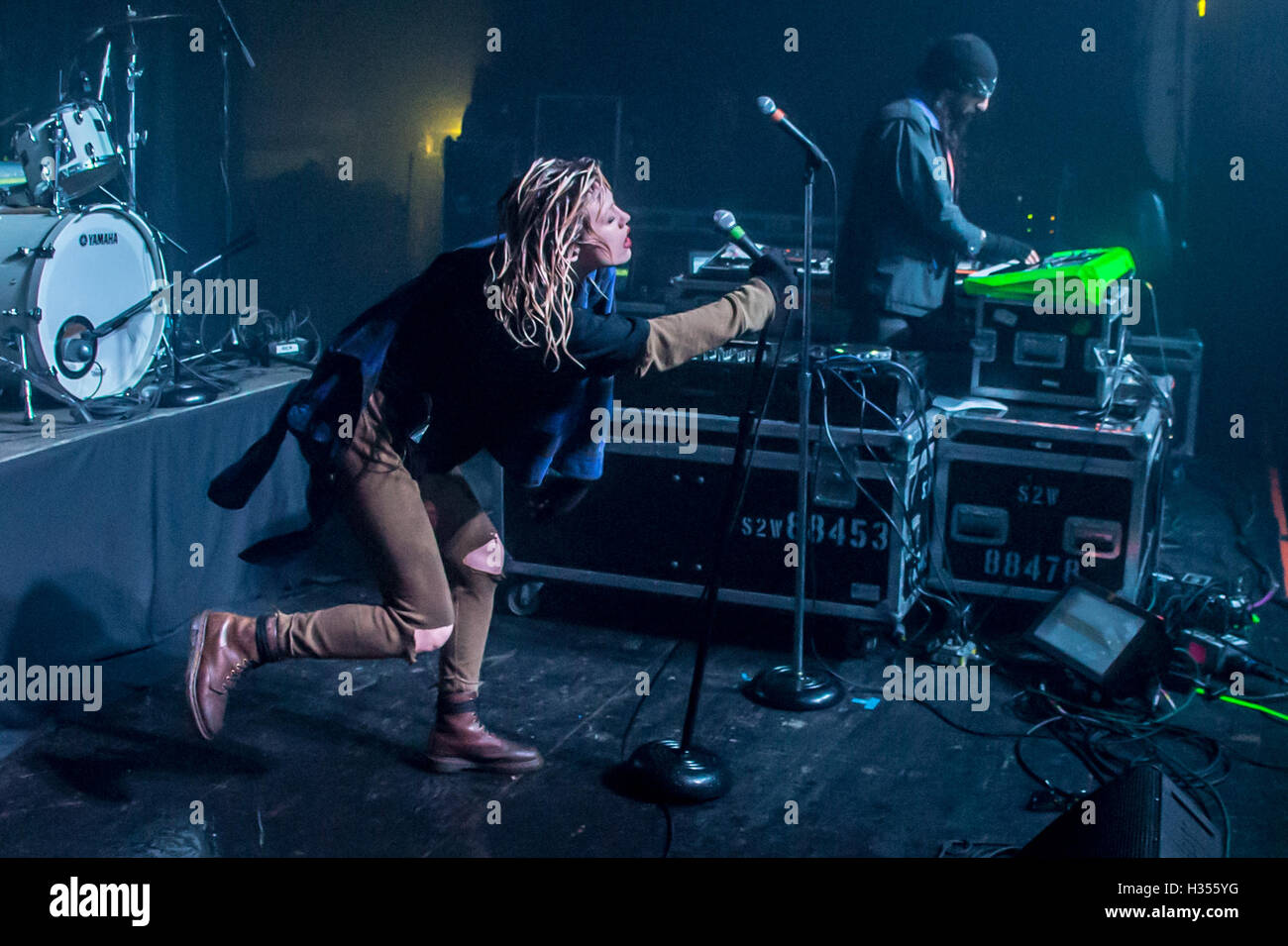 Detroit, Michigan, USA. 2nd Oct, 2016. EDITH FRANCES of CRYSTAL CASTLES ...