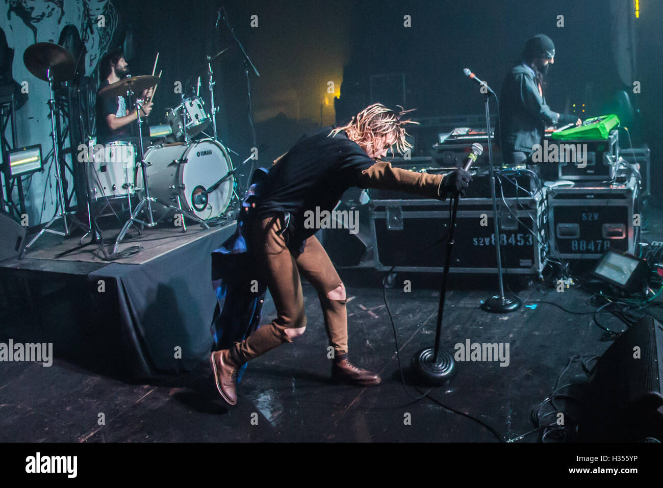 Detroit, Michigan, USA. 2nd Oct, 2016. EDITH FRANCES of CRYSTAL CASTLES ...