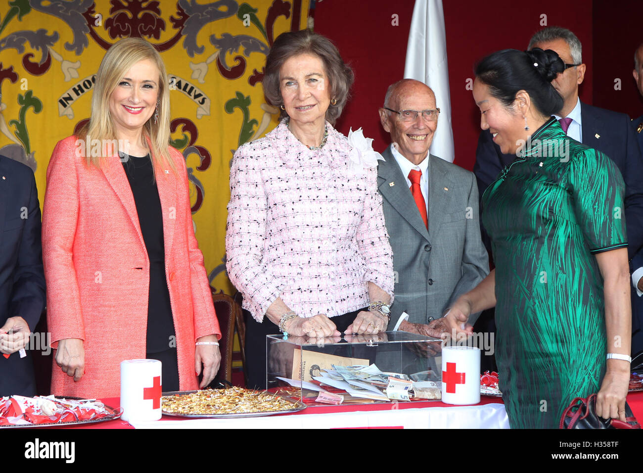 Madrid, Spain. 5th October, 2016. Queen Sofia of Spain on the day of ...