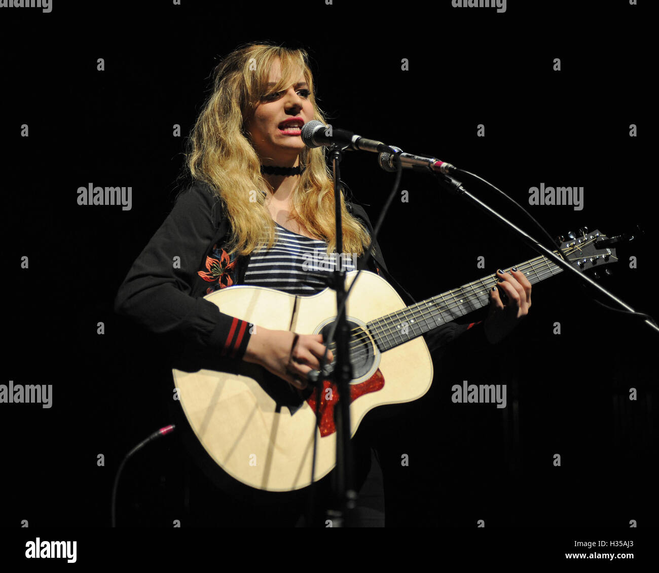 MIAMI BEACH, FL - OCTOBER 04: Hailey Knox performs at the Fillmore on ...