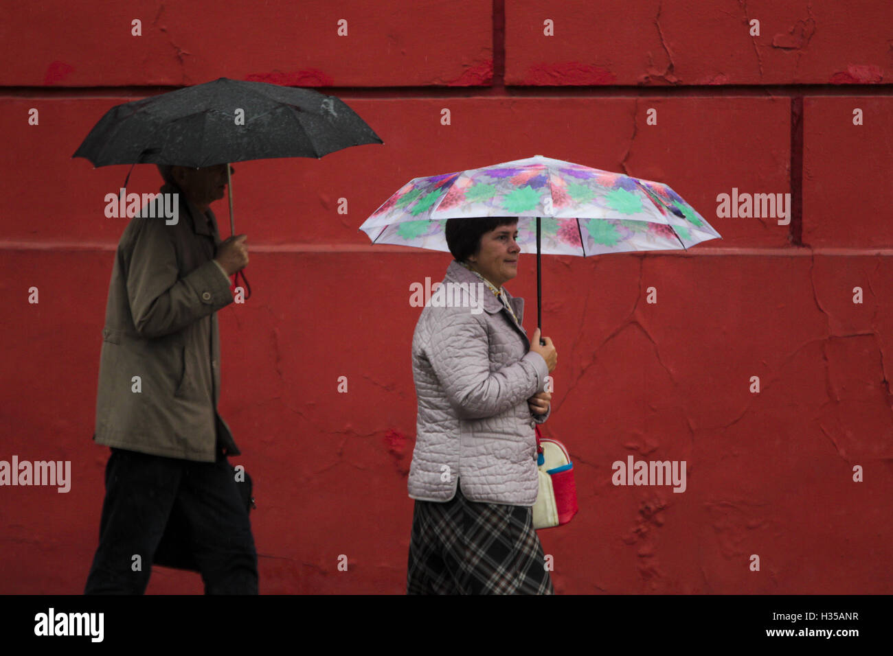 Kiev, Ukraine. 5th Oct, 2016. Rain weather in Kiev © Nazar Furyk/ZUMA ...